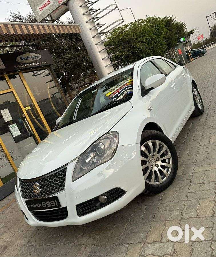 Maruti Suzuki Kizashi CVT, 2012, CNG & Hybrids - Cars - 1804139317