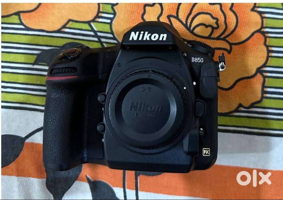 Nikons D850 FX CAMERA BODY + Nikon 24-70 f/2.8 ED VR lens - Cameras & Lenses - 1805083671
