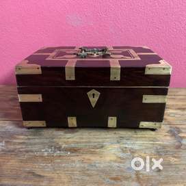Wooden trunk box olx store