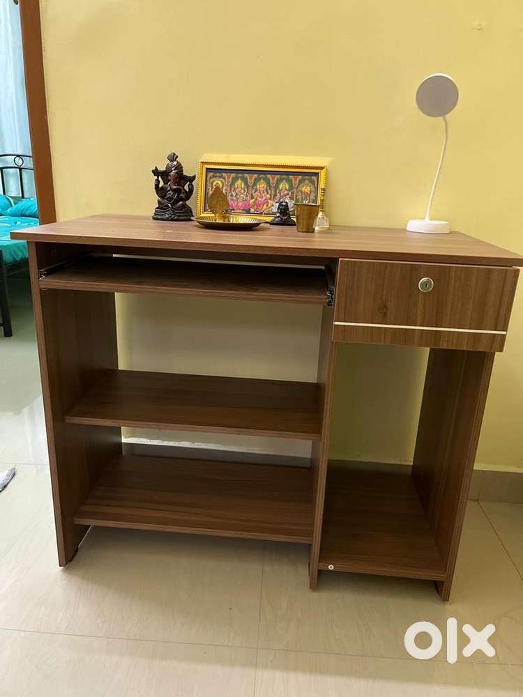 Computer Table - Buy & Sell Used Furniture in India | OLX