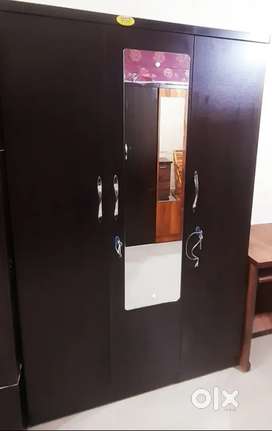 Olx second hand wardrobe store