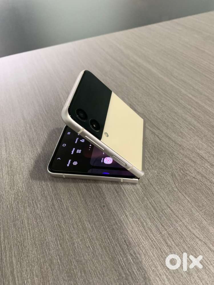 Samsung Galaxy Flip 3 | 128Gb | 8GB | AMOLED display | 12 megapixel ...