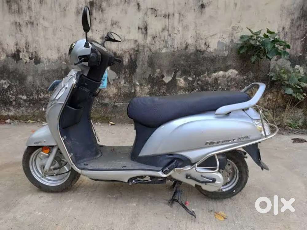 Suzuki access - Scooters - 1757312827