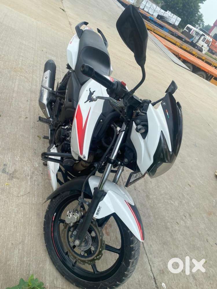 APACHE RTR 160 white+ Single Channel ABS - Motorcycles - 1782637449