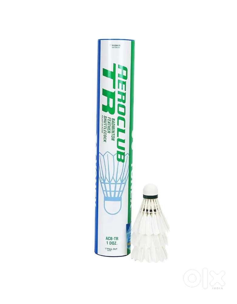 Yonex Feather and Plastic shuttles - Sports Equipment - 1825263387