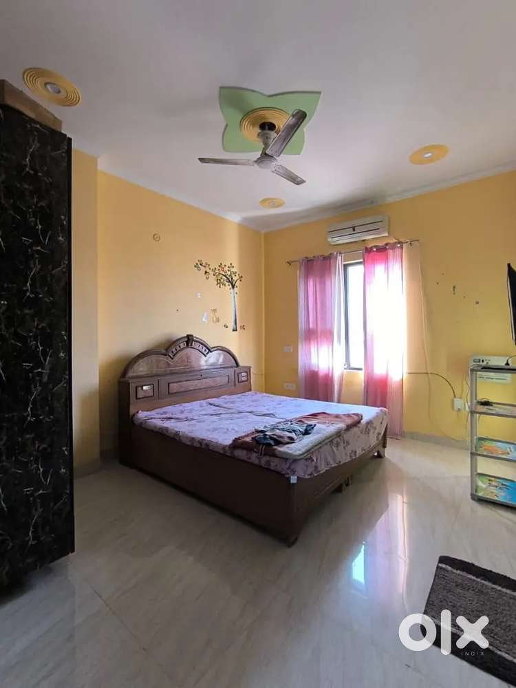 3bhk park facing corner property for sale in palam vihar Gurgaon - For Sale: Houses & Apartments ...