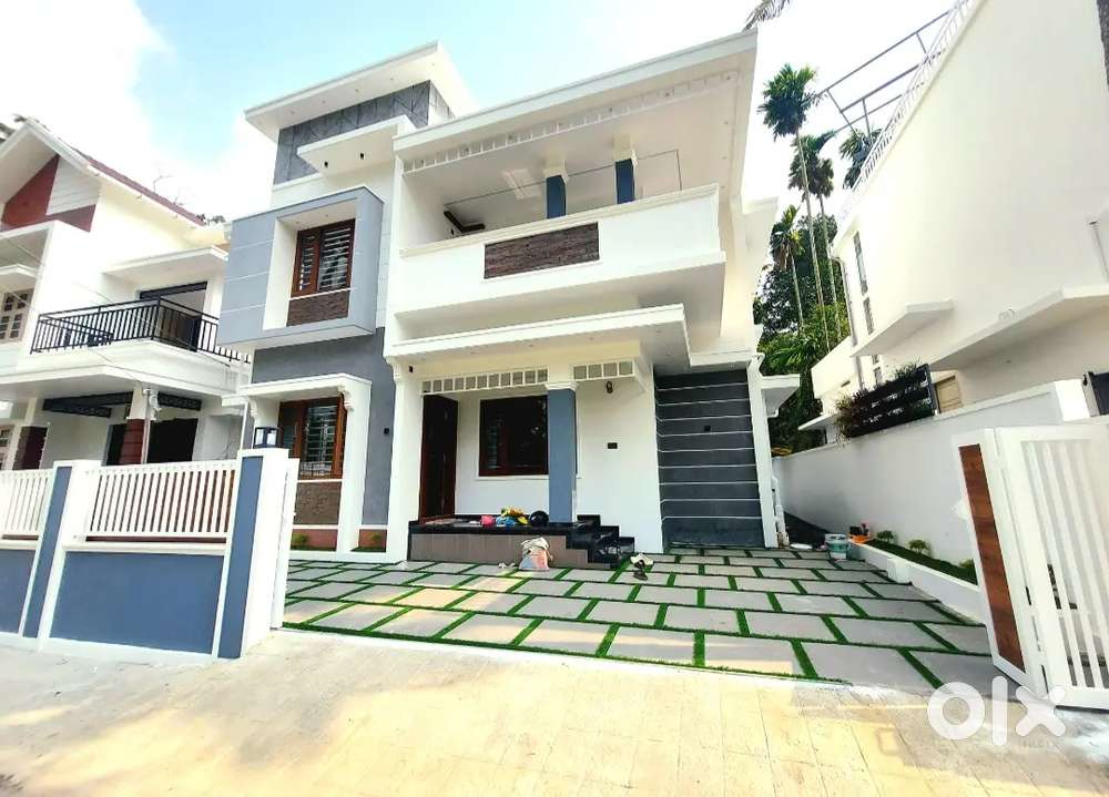 READY TO OCCUPY 3BED ROOMS ATTACHED HOUSE IN KOONAMMAV NEAR KOCHAL ...