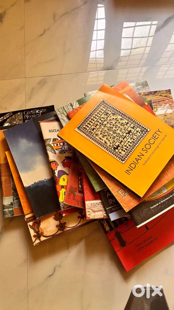UPSC Civil Service Books - Books - 1826597581