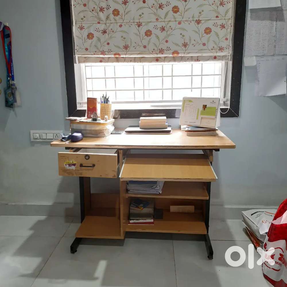 Study table - Other Household Items - 1810480630