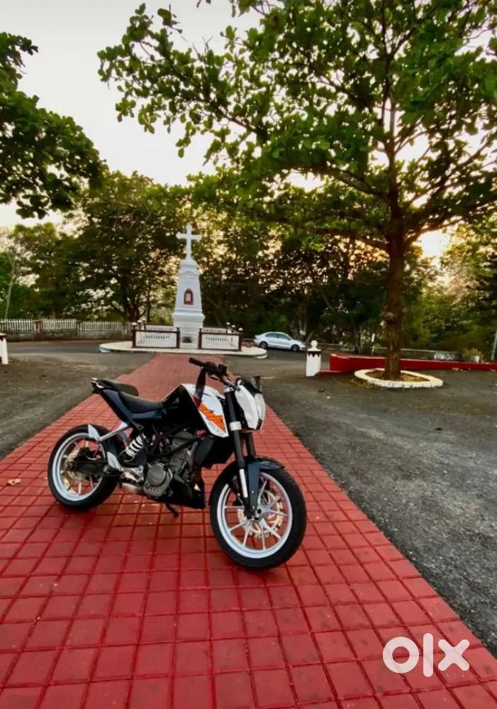 Duke 200 bs3 - Motorcycles - 1814573038