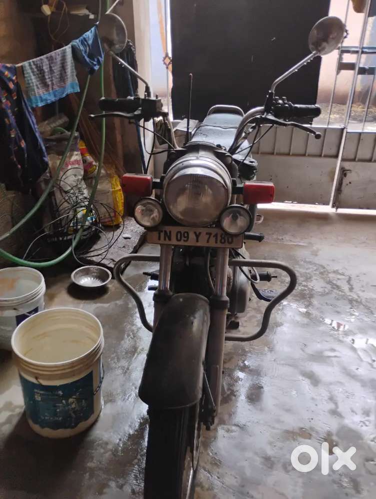 Royal Enfield old model bullet left side gear right side brake model ...