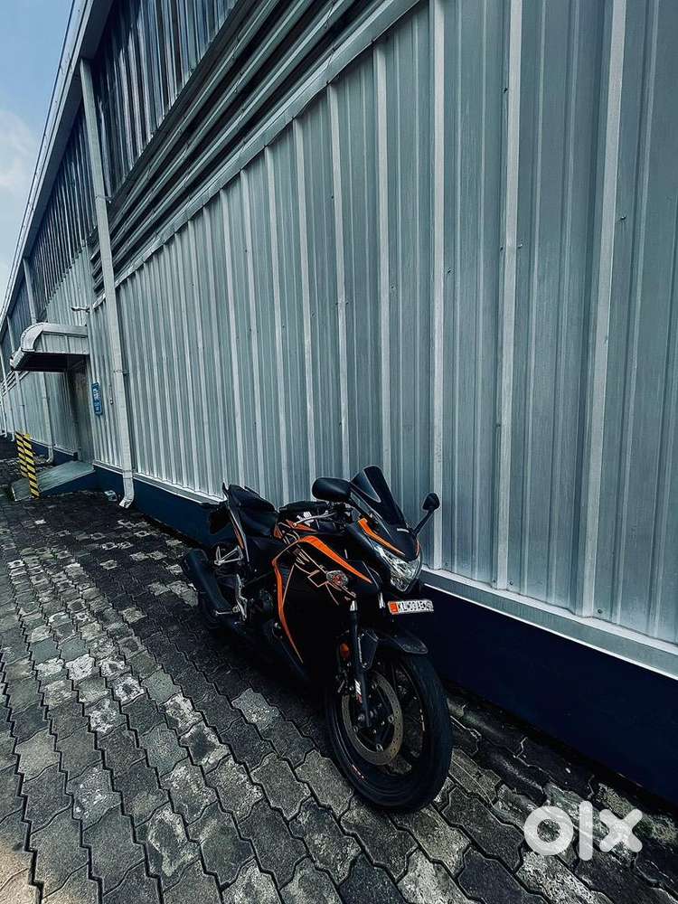 Neat and clean Cbr 250r for sale - Motorcycles - 1797844355