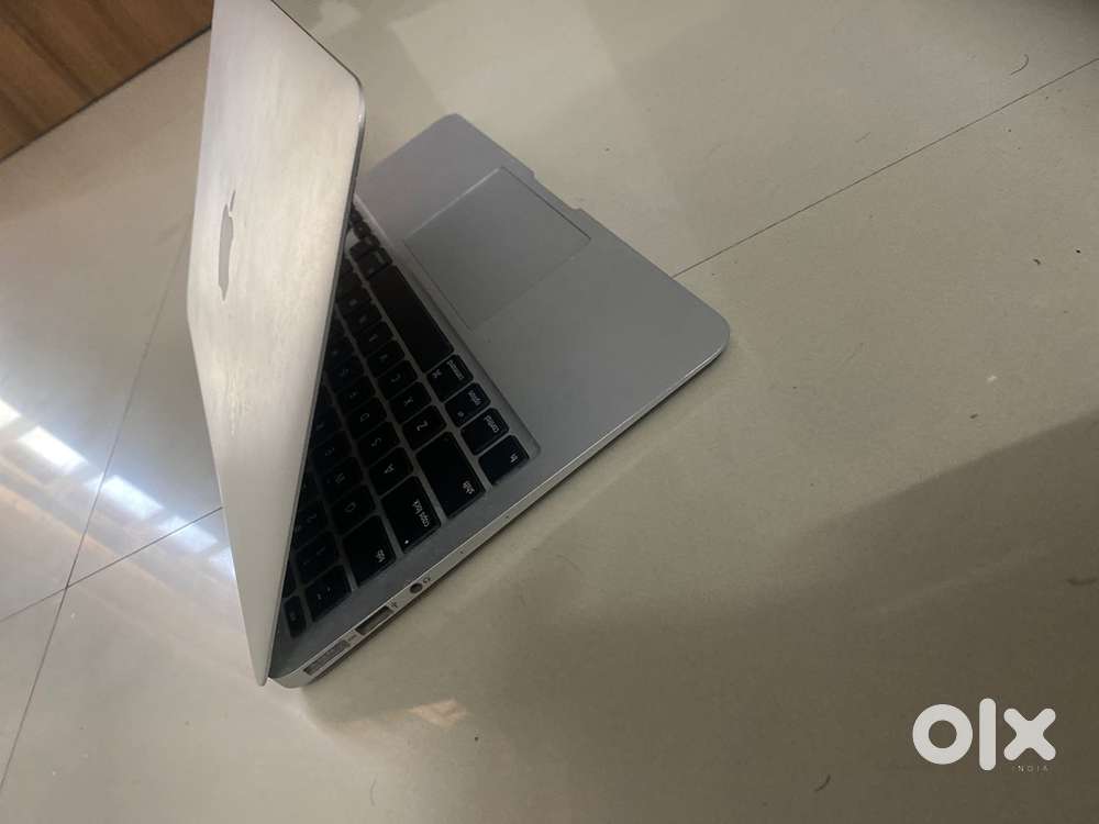Macbook Air ( 11-inch ,2014) - Computers & Laptops - 1800639881