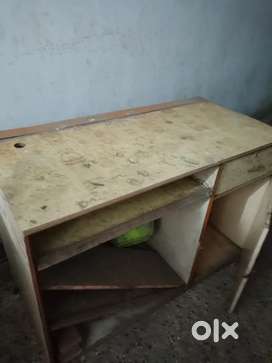 Second hand table olx store