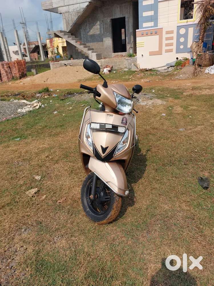 Jupiter bs4 2018 6 years old scooty looks like new no complaints ...