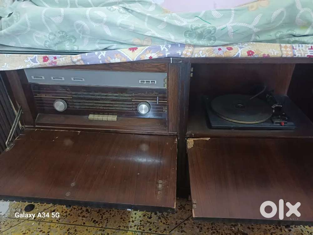 Vintage Philips Radio & GARRARD Gramophone (Record player )for sale ...