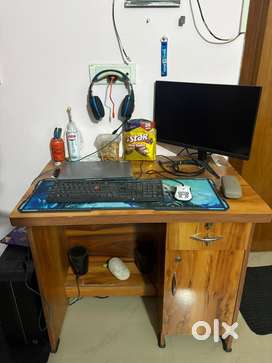 Second hand laptop table store