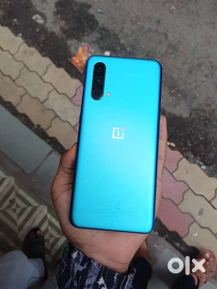 One plus sell a phone 8+8 rem 128 gb storage - Mobile Phones - 1820116386