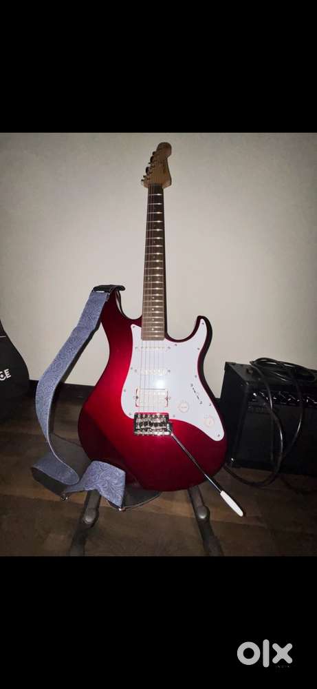 Yamaha pacifica electric guitar with 10w amp - Musical Instruments ...