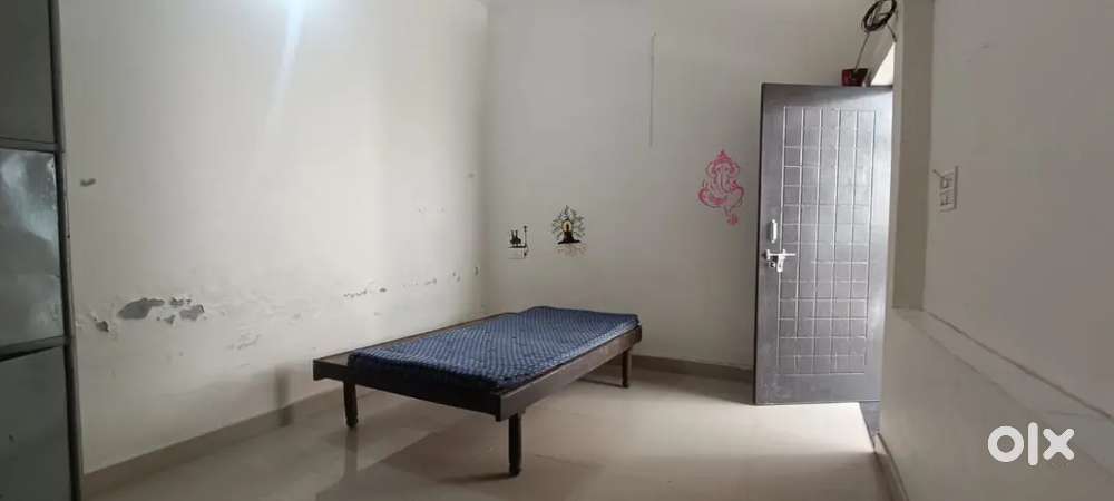 Single room without kitchen - For Rent: Houses & Apartments - 1808732581