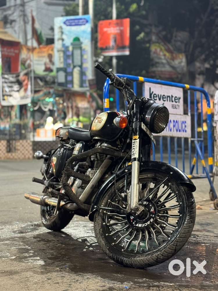 Classic 350 - Motorcycles - 1826915887