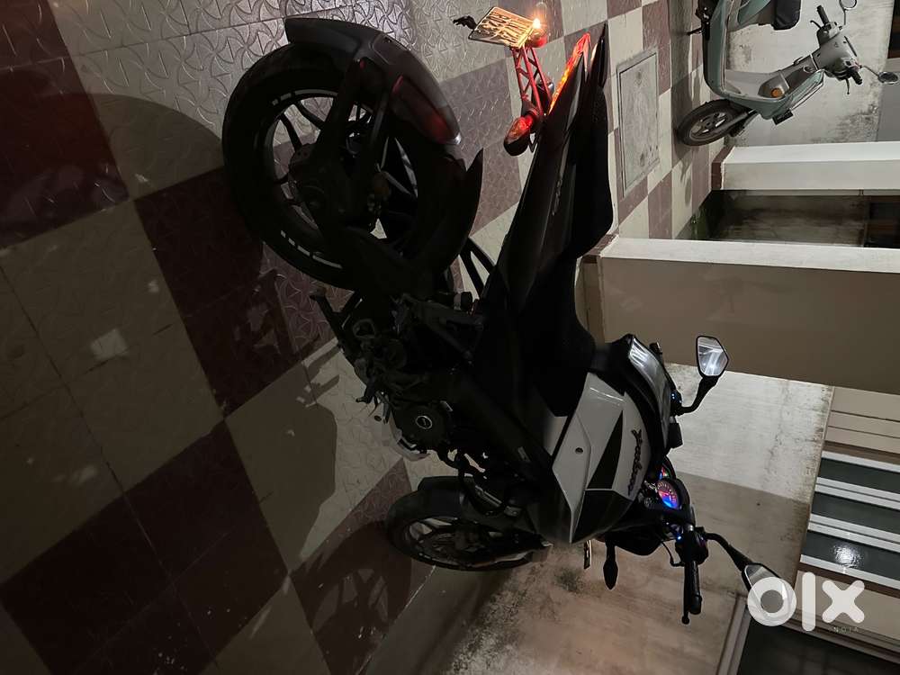 Bajaj pulsar ns 200 (2020 model white) - Motorcycles in Medavakkam ...