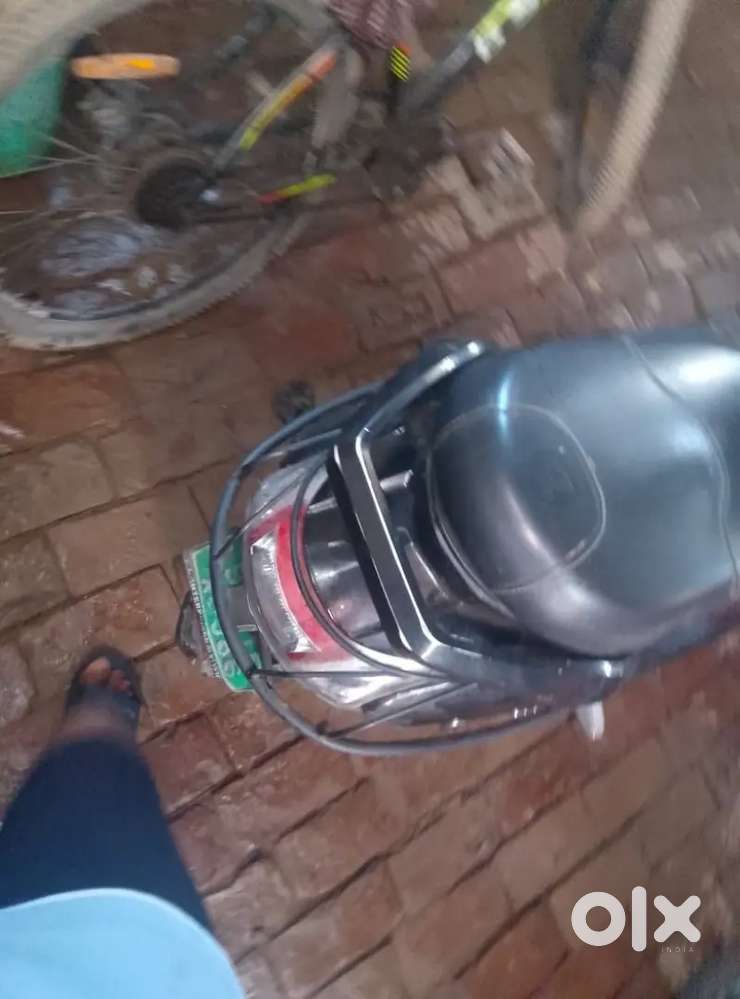 Dec electric scooti 2022 model and good . charging time 3hr to full ...
