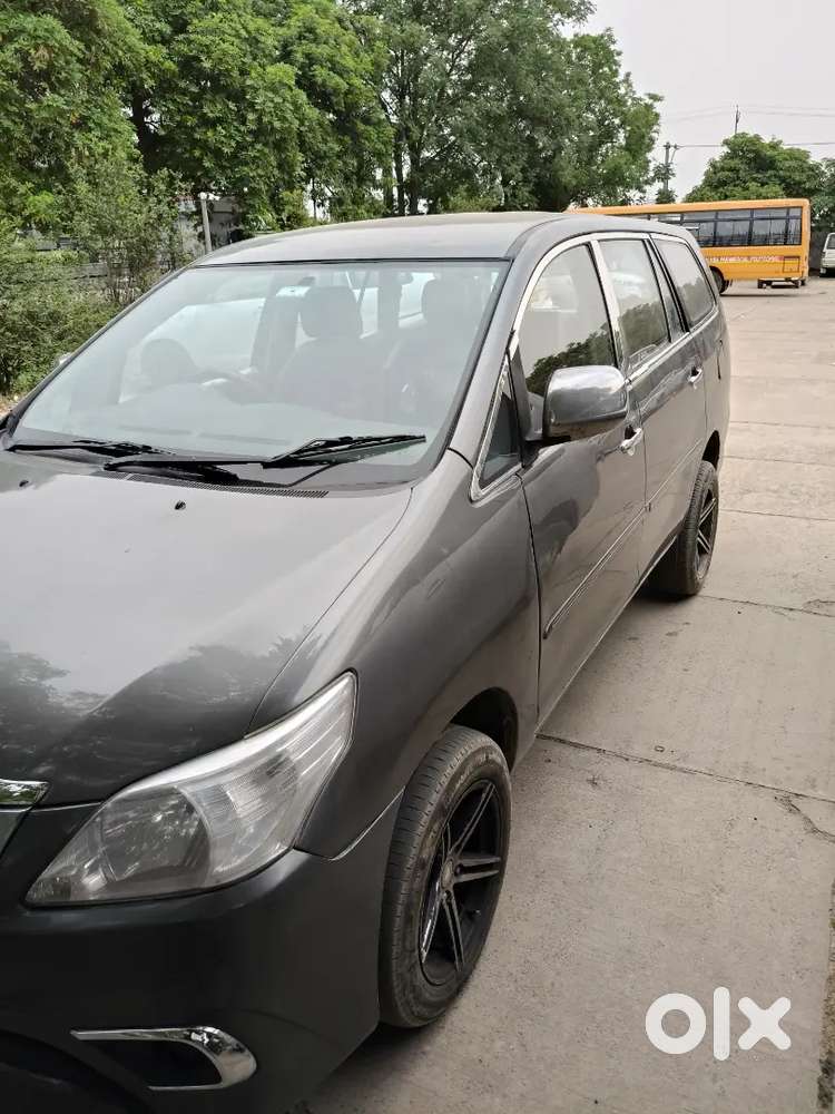 Toyota Innova 2011 Diesel 175000 Km Driven - Cars - 1807876971