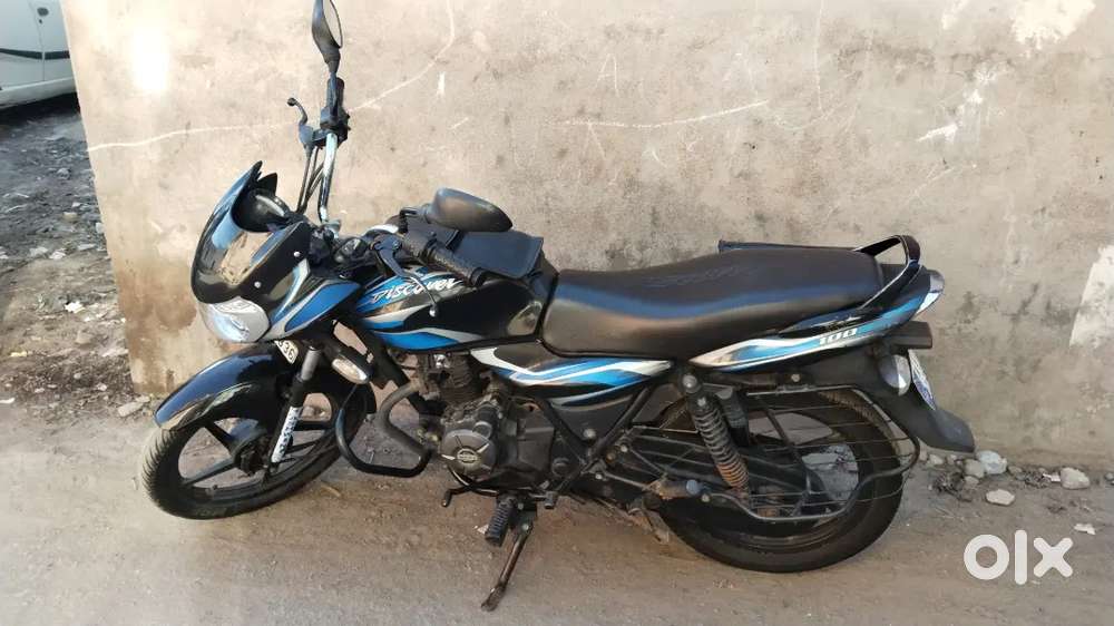 Bajaj Discover 100 buying 100CC Motorcycle