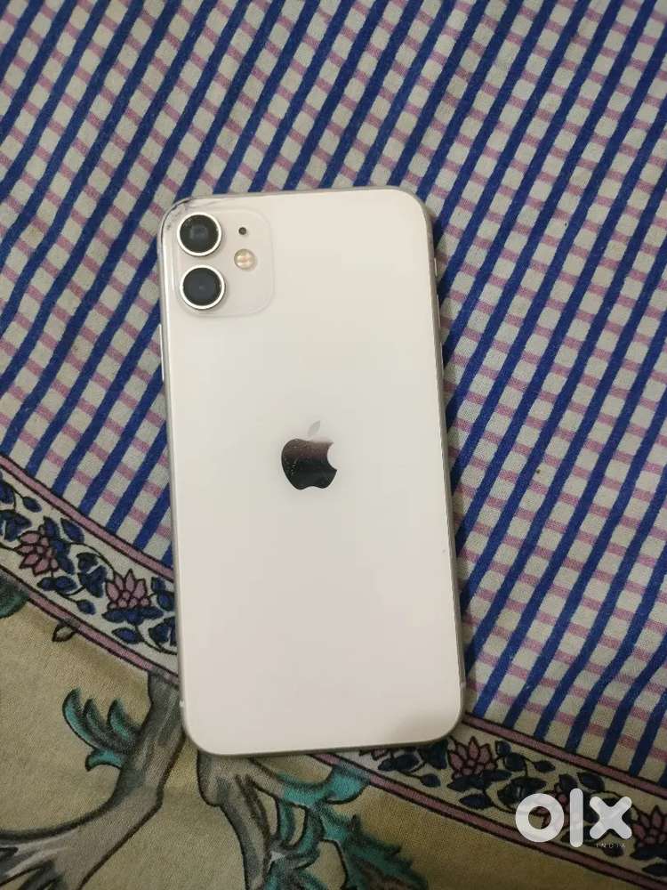 Iphone 11 white colour - Mobile Phones - 1825308114
