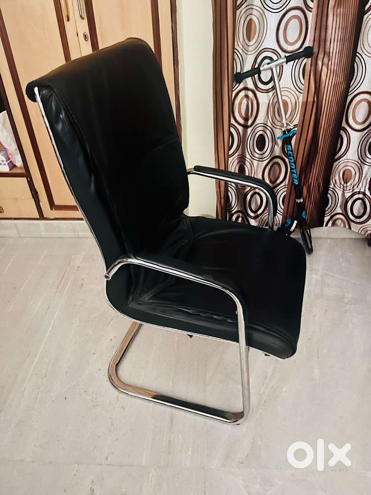 Computer table and chair (New like condition) - Other Household Items ...