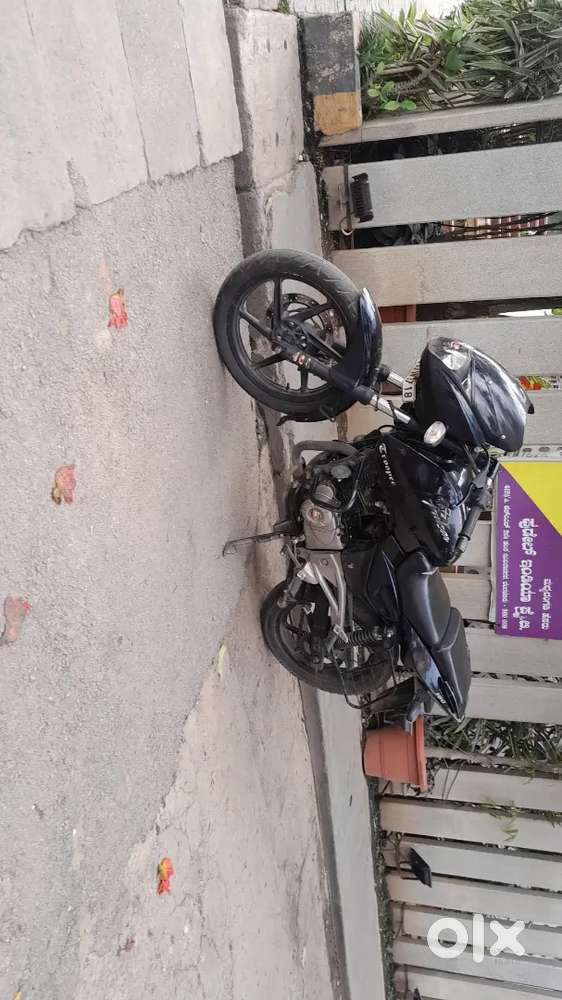 Pulsar 180 stock vehicle with need new tyres - Motorcycles - 1822674042
