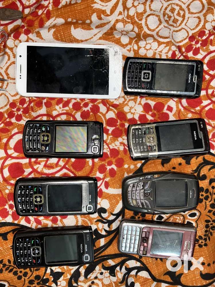 Nokia old vintage mobil phoen - Mobile Phones - 1798514838