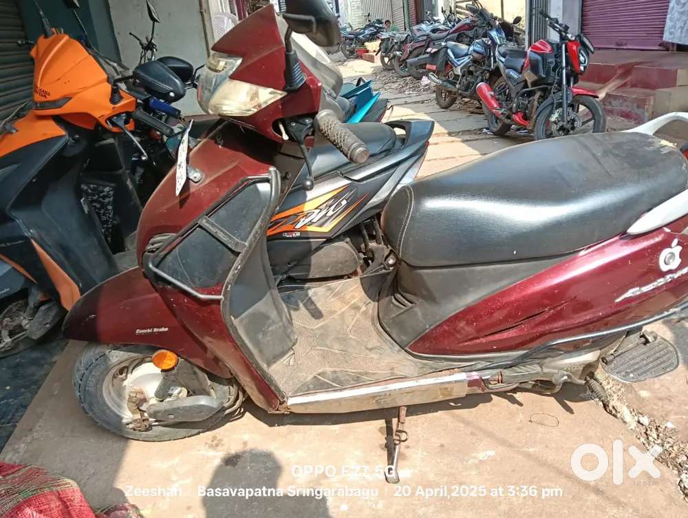 Two wheelers - Scooters - 1805609967