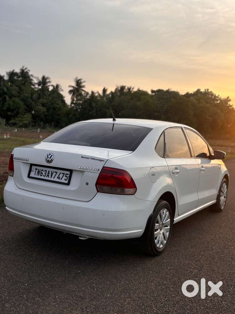 Volkswagen vento 2013-14 - Cars - 1823153994
