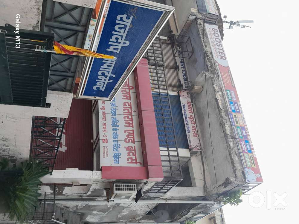 Main road facing shop two side facing corner shop on first floor - For ...