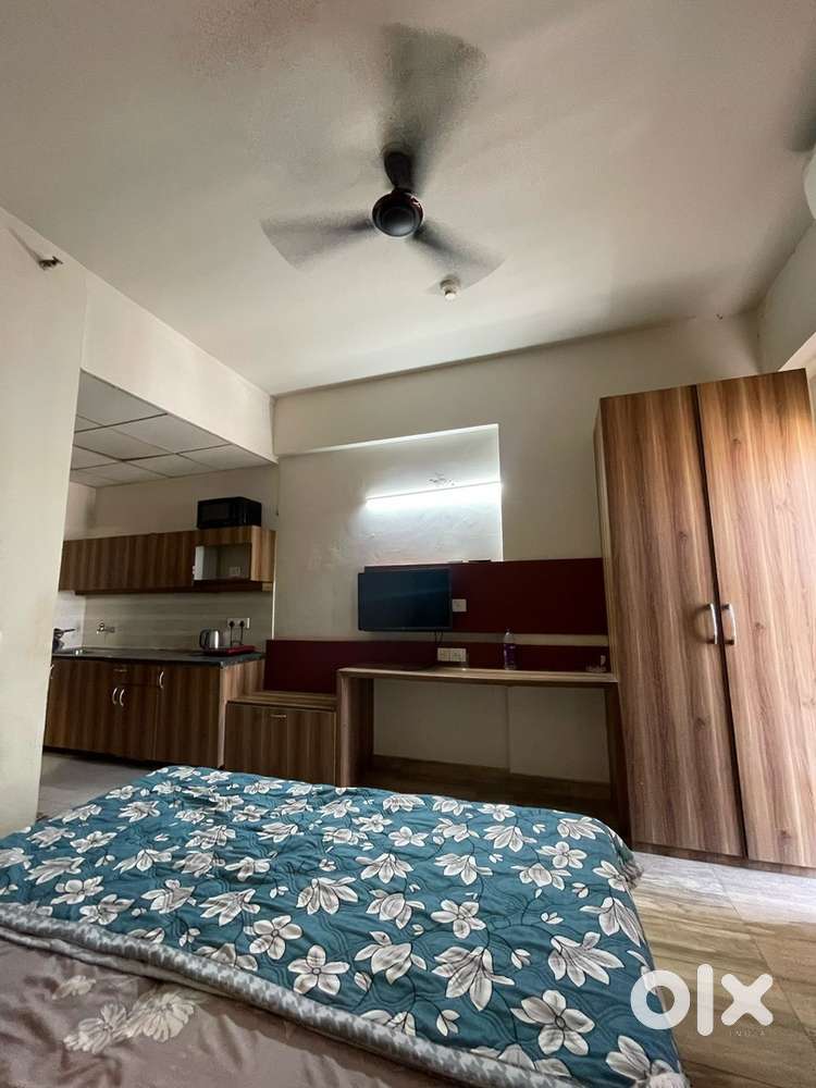 Fully furnished studio flat in a gated society in greater noida - For ...