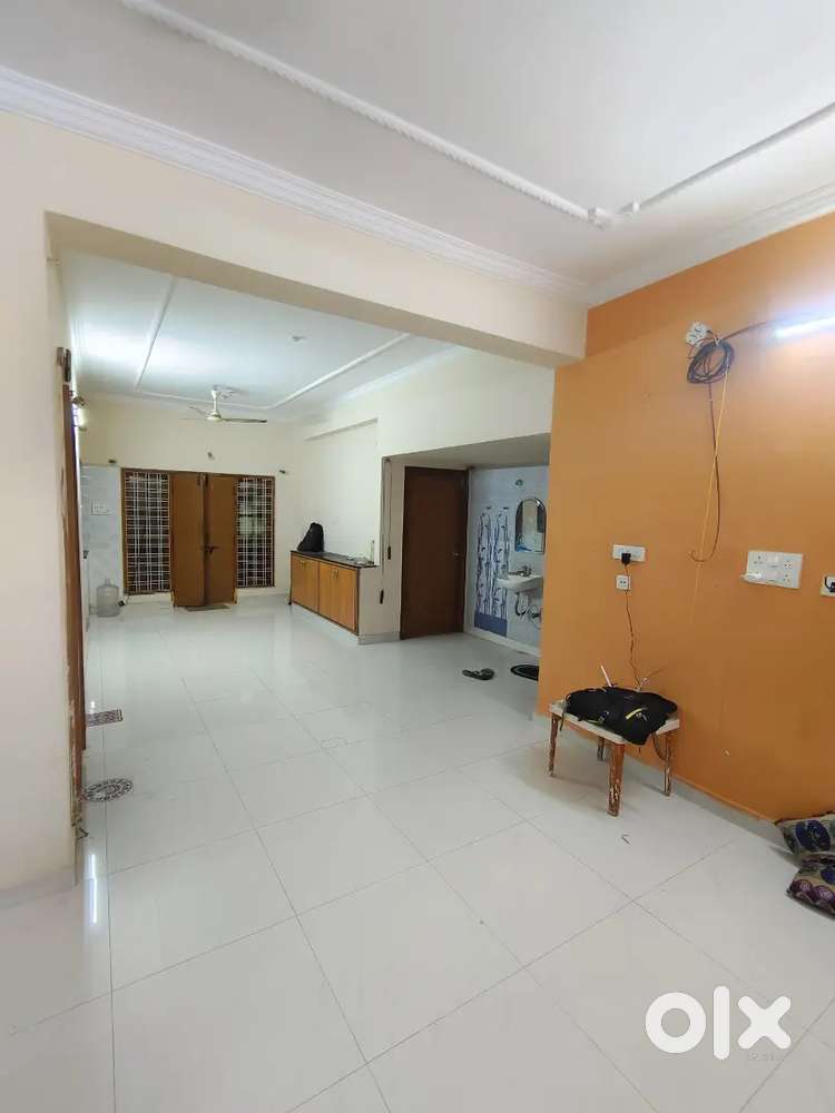 I Room sharing 5000 available in 3bhk for bachelors 2 persons - For ...