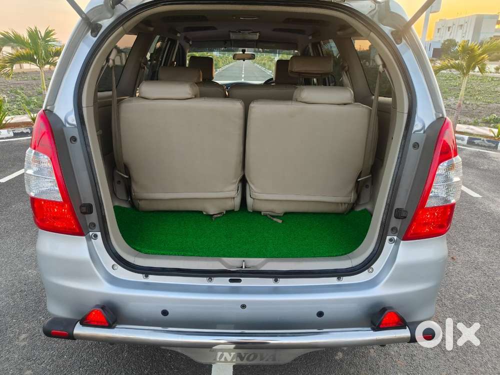 Toyota Innova 2014 Interior
