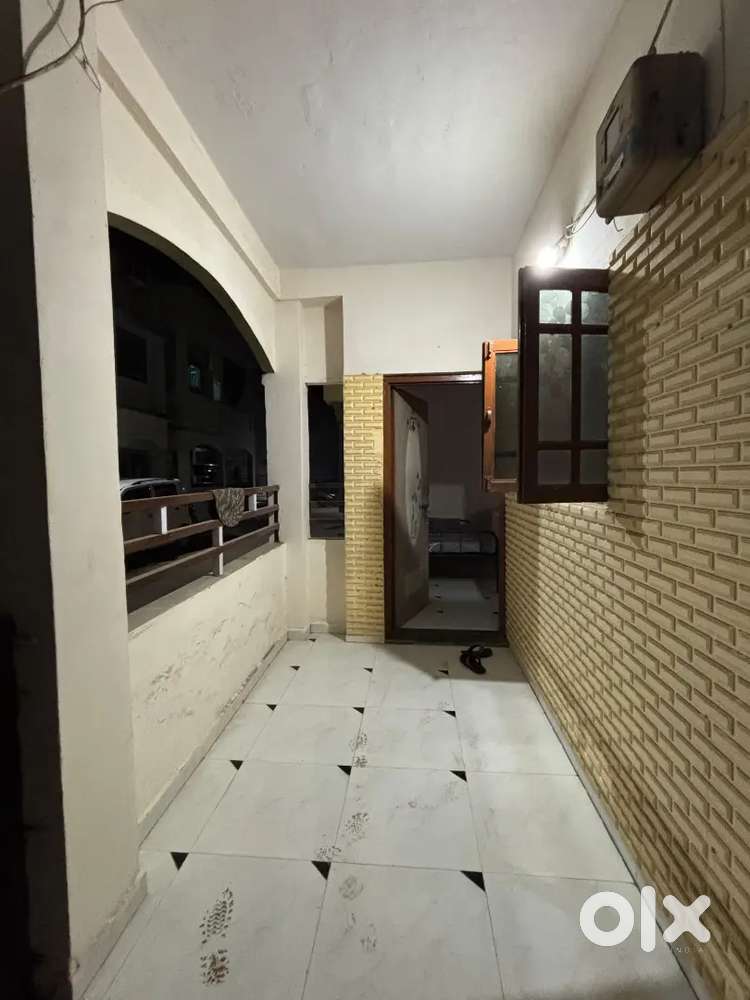Need 1 or 2 roommates near zadeshwar chokdi Ravikiran society - For ...