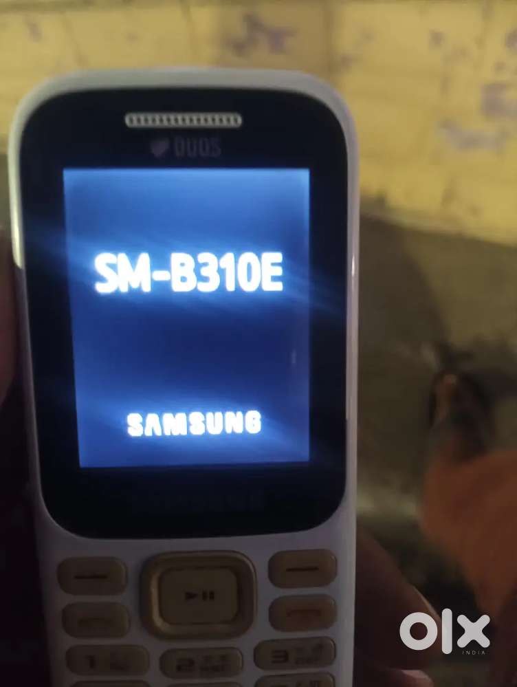 Samsung basic mobile - Mobile Phones - 1804356093