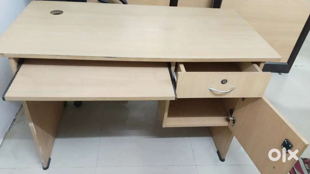 Study tabel /Laptop tabel - Other Household Items - 1799419170