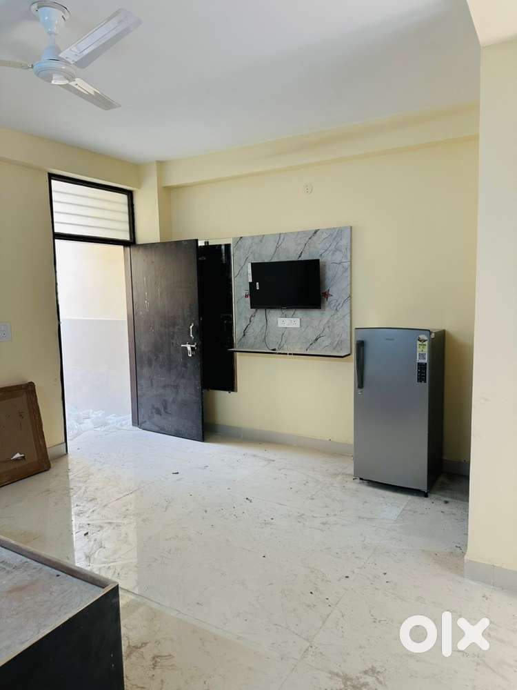 Dlf ph 3 1Rk Room - For Rent: Houses & Apartments - 1804424318