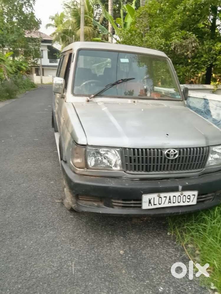 Toyota Qualis 2001 Diesel 275000 Km Driven - Cars - 1805053594