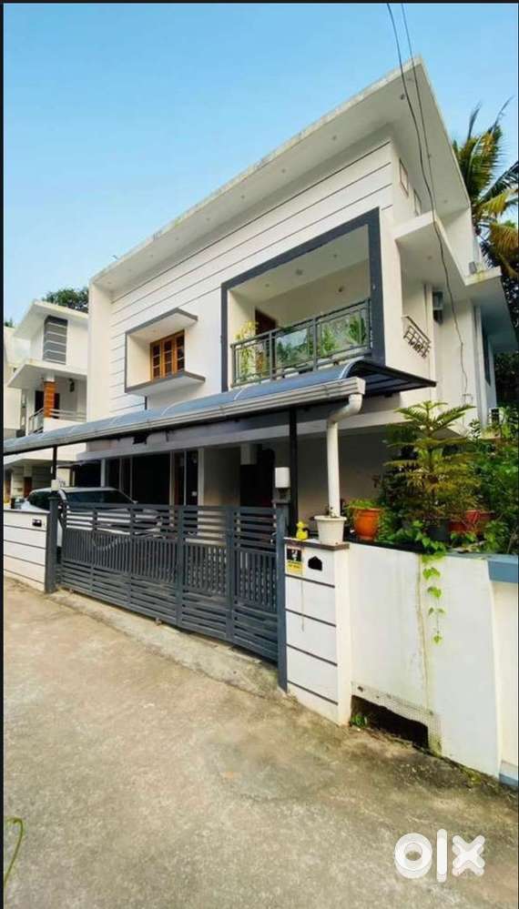 Beautifull house with compond wall 2.5 yrs ready to move. Nettayam ...
