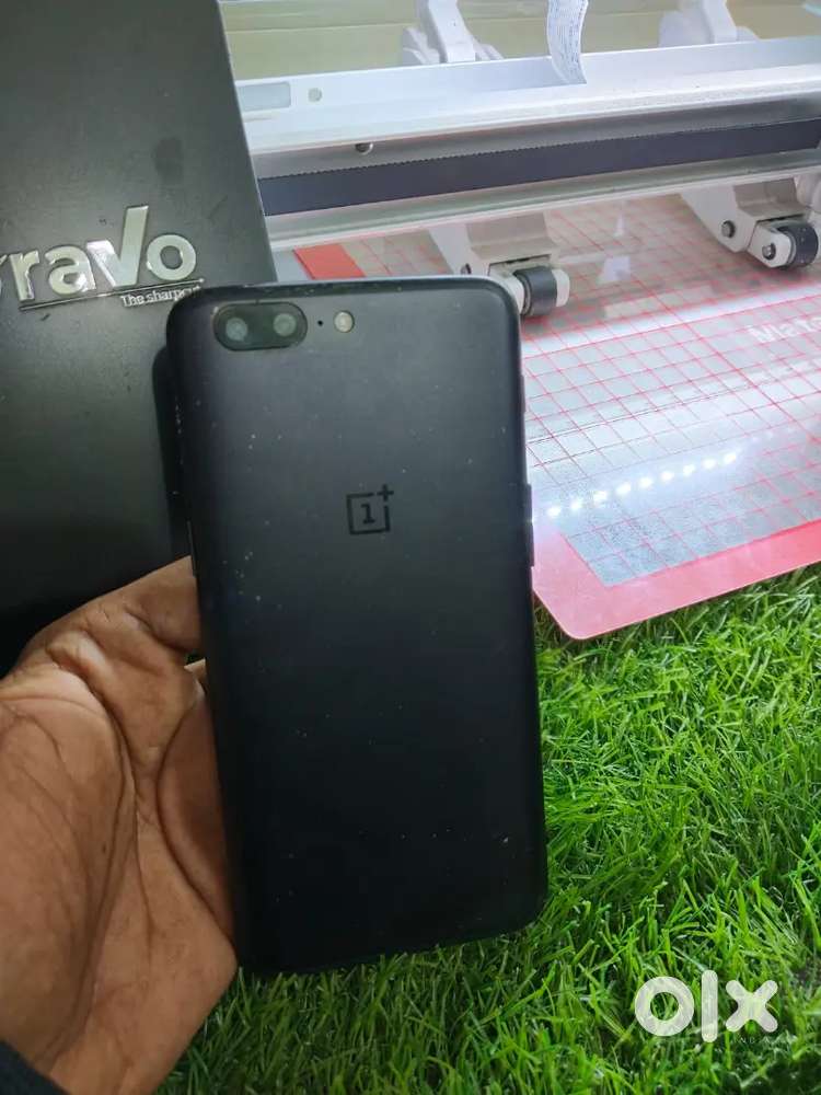 OnePlus 5 only mobile - Mobile Phones - 1800402551