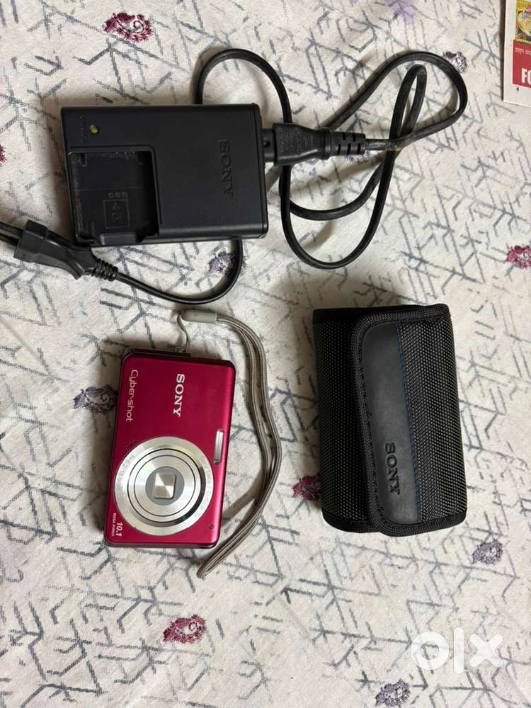 Sony Cyber-shot Digital Camera (Red) + Original Charger + Carry Case ...