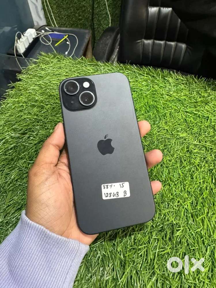 iPhone 15 available in second hand condition - Mobile Phones - 1807395014