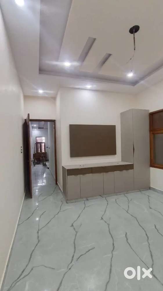 (SOMDUTT VIHAR GARH ROAD) 3BHK LUXURY FLAT 144 GAZ ONLY IN 75 LAKH ...
