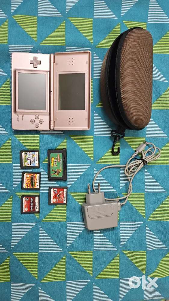 Nintendo DS Rare Rose Gold in Good Condition with R4 Card - Games ...